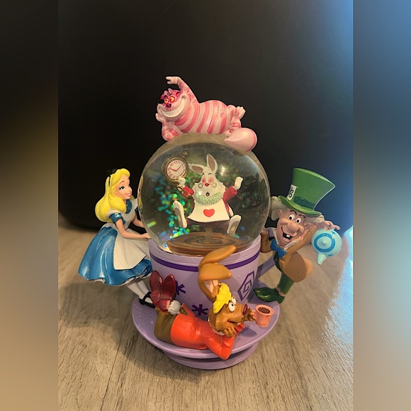 Disney | Art | Disney Parks Official Alice In Wonderland Tea Cup Snow ...